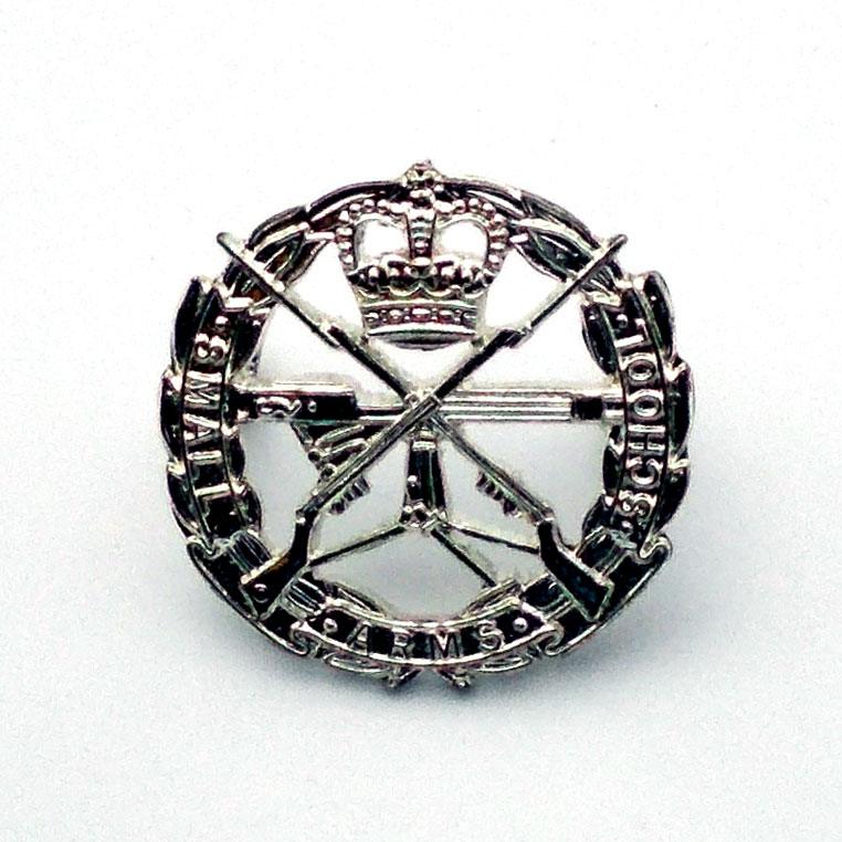 Small Arms School Corps Officer's (Silver Plate) Cap Badge - Tenniswood ...