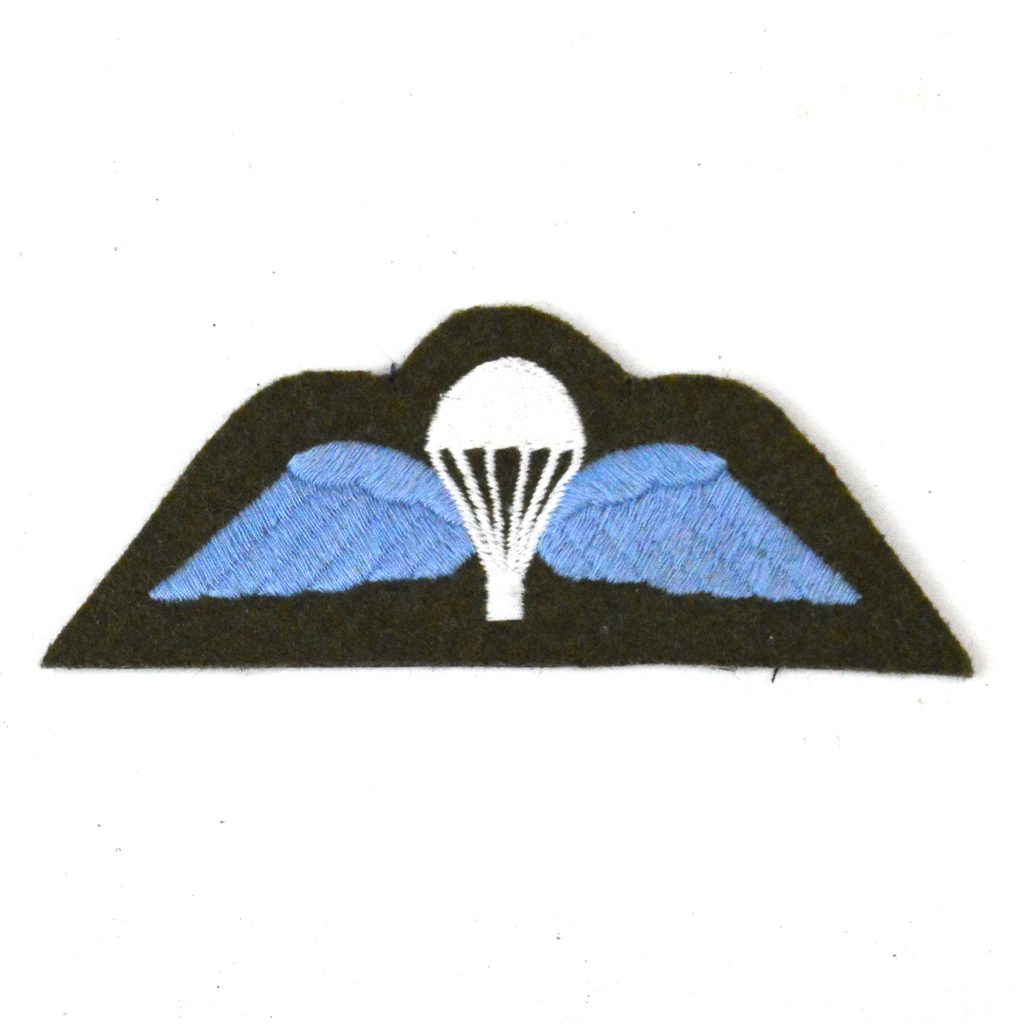 British Parachute Regiment Cloth Wings, embroidered white parachute ...