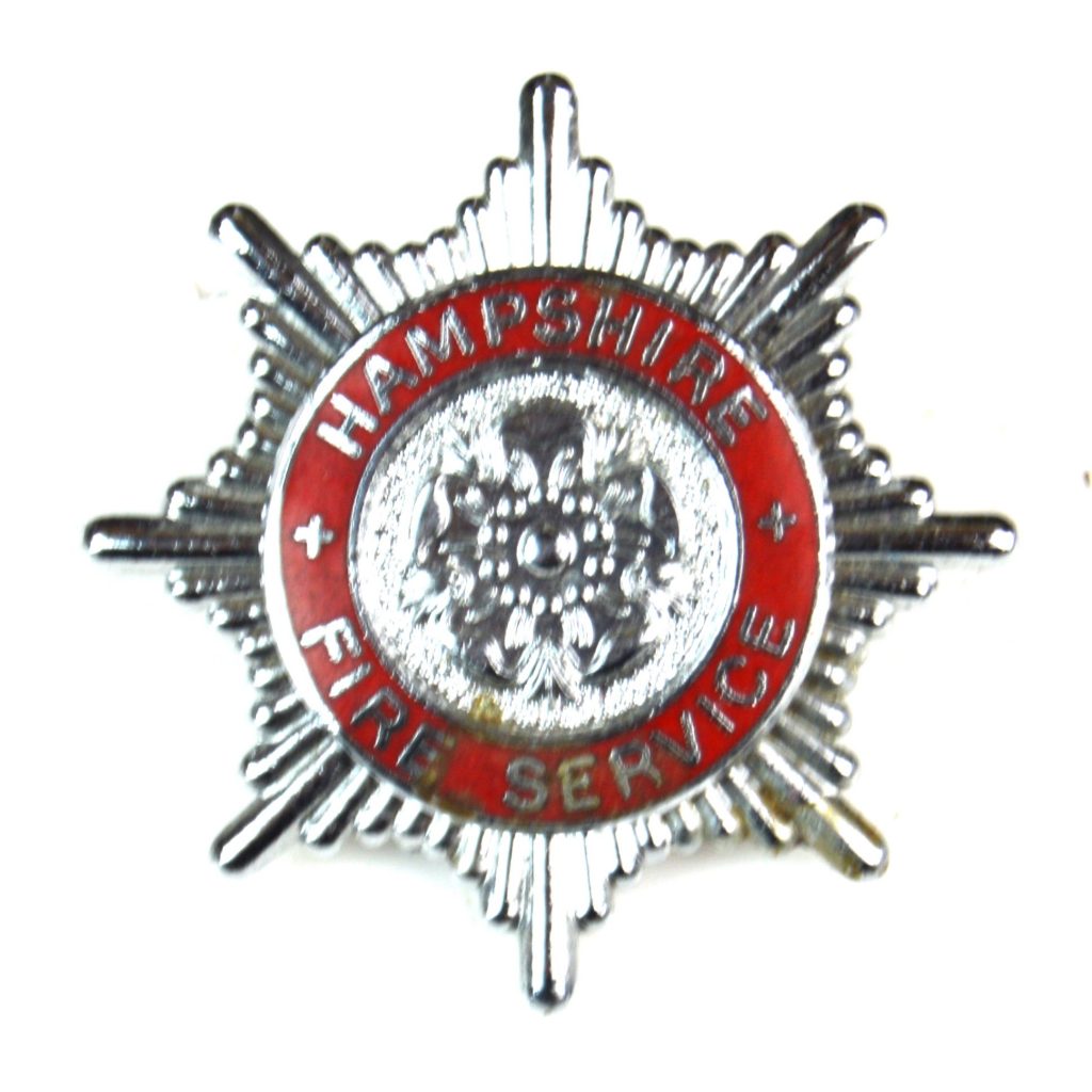 Hampshire Fire Service Restrike Cap Badge - Jeremy Tenniswood Militaria